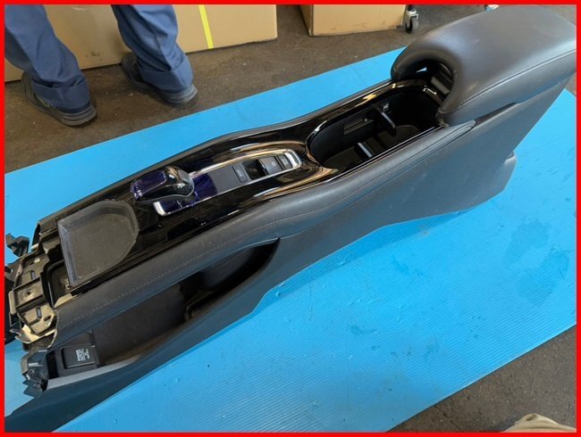 Yahoo!オークション - ヴェゼル RU3 センターコンソール 管理番号 5194