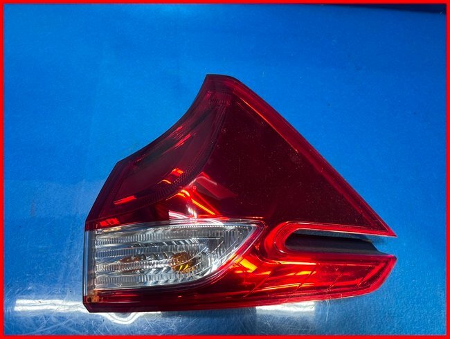 Yahoo!オークション - フリード GB7 テールランプ右 管理番号 5169