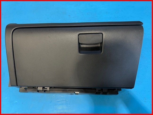 Yahoo!オークション - レヴォーグ VM4 グローブボックス 管理番号 5228