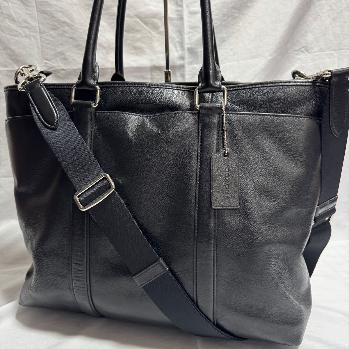 Yahoo!オークション - 極美品 A4 COACH コーチ トートバッグ メトロポ...