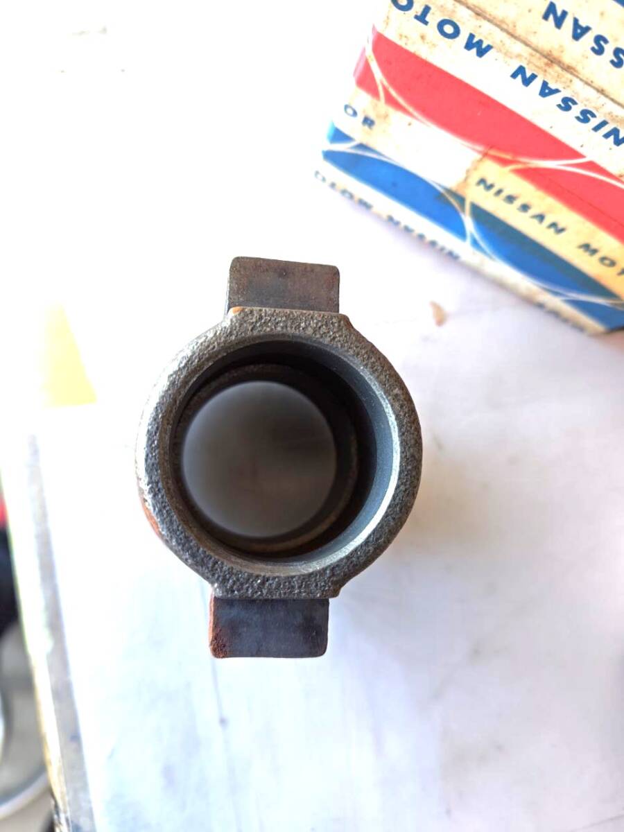 Yahoo!オークション - 新古品日産クラッチスリーブ30501-N1600/S30/S1...