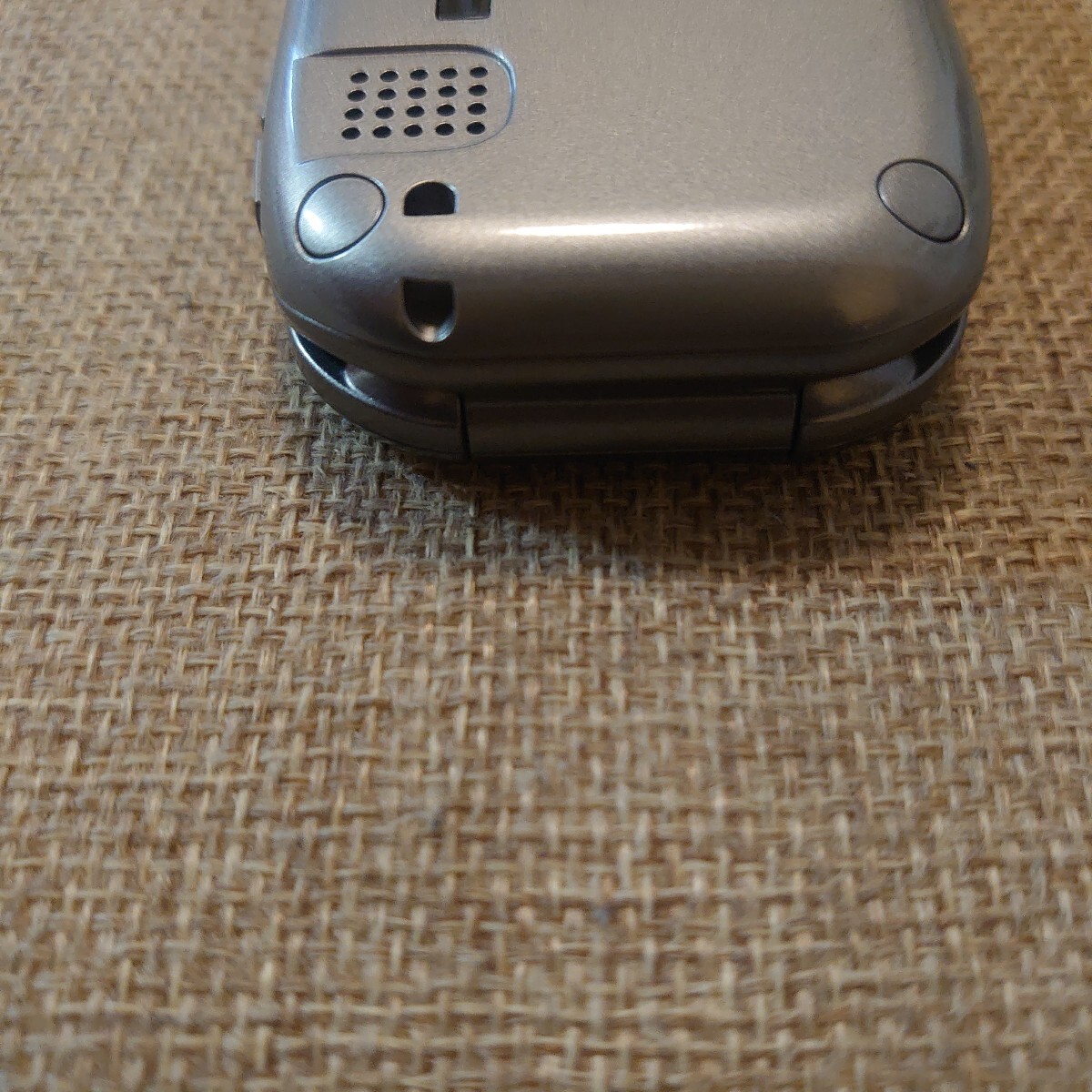 Yahoo!オークション - 美品 F-07A docomo シルバー