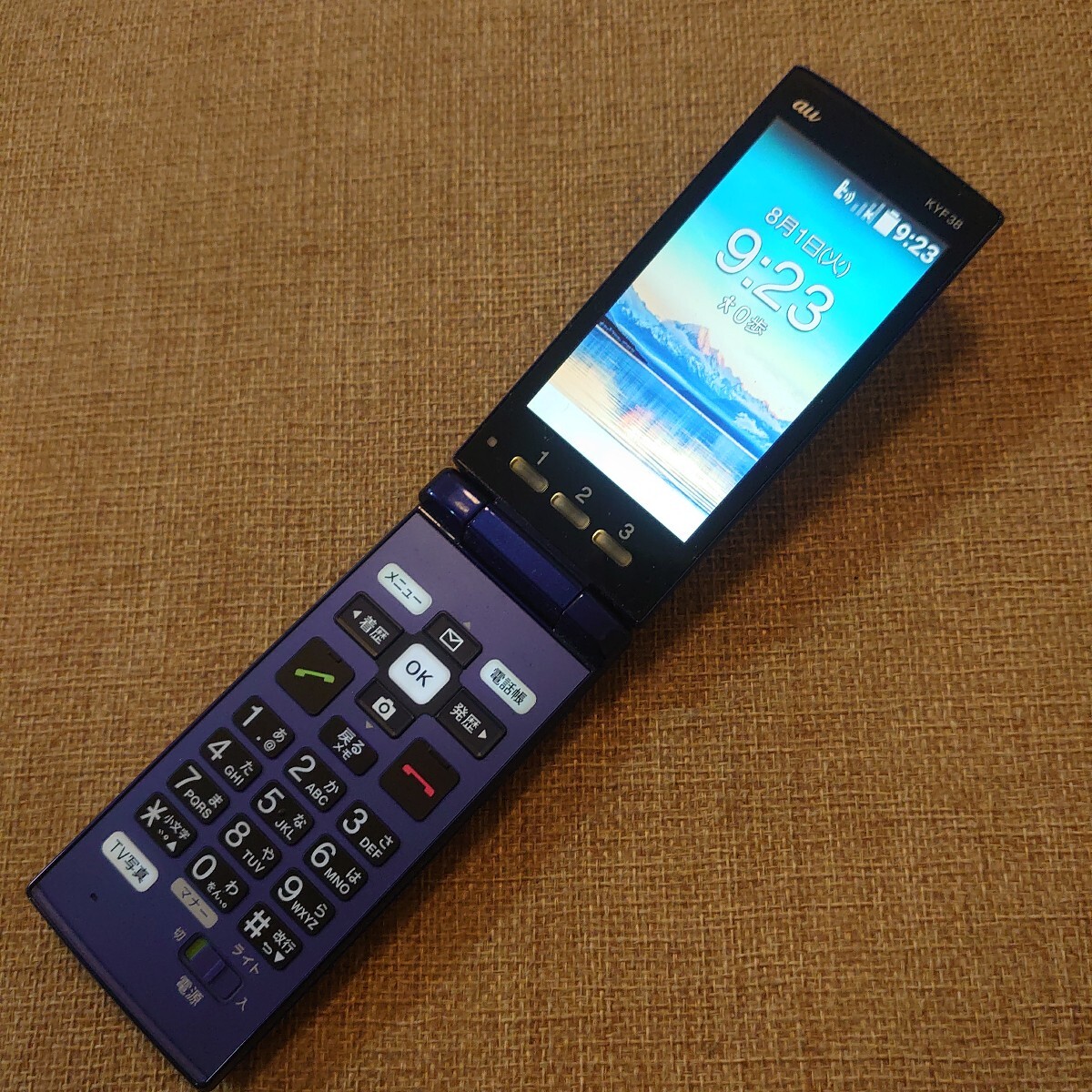 Yahoo!オークション - 美品 KYF38 au ブルー