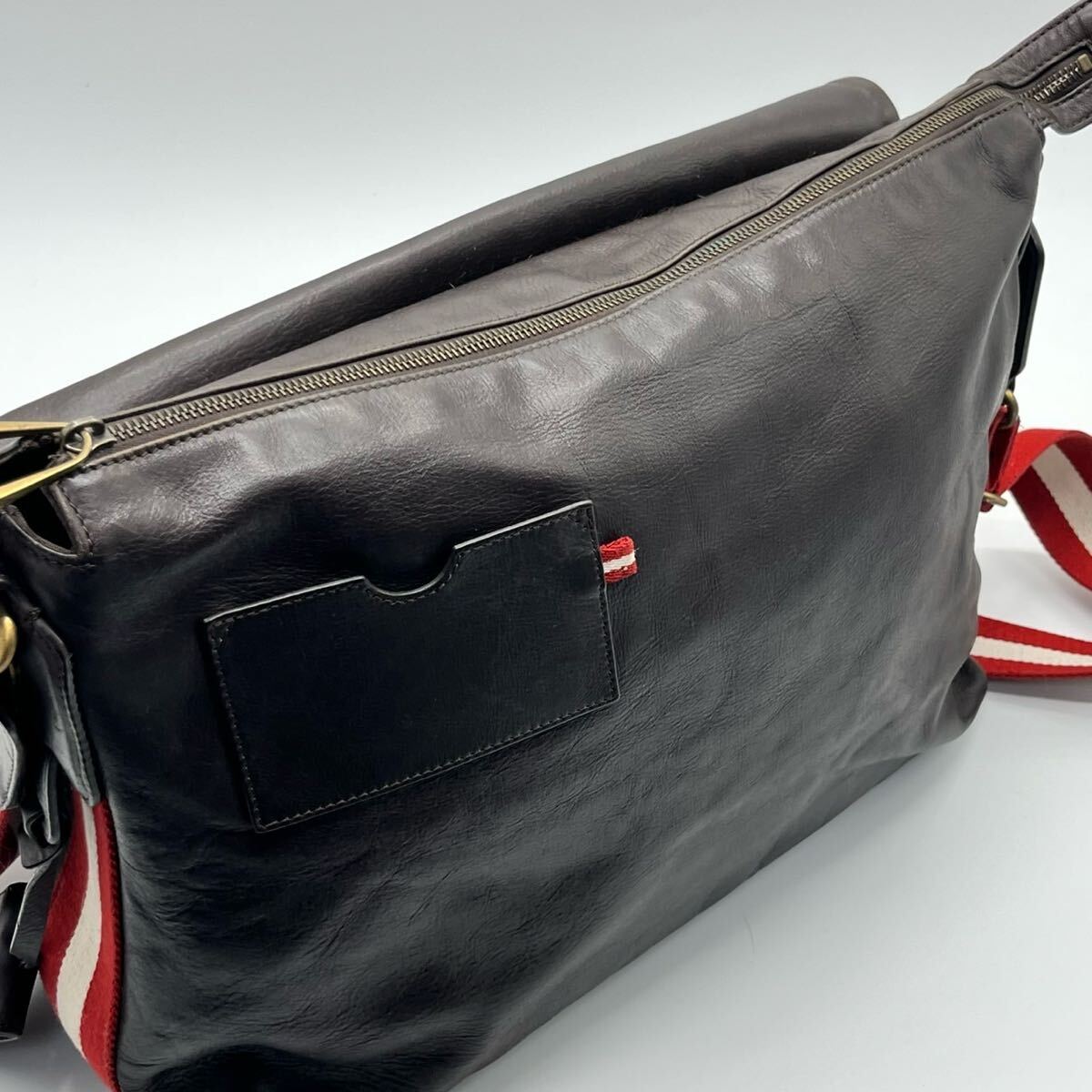 Yahoo!オークション - 極美品/大容量 BALLY メッセンジャーバッグ A4 ...