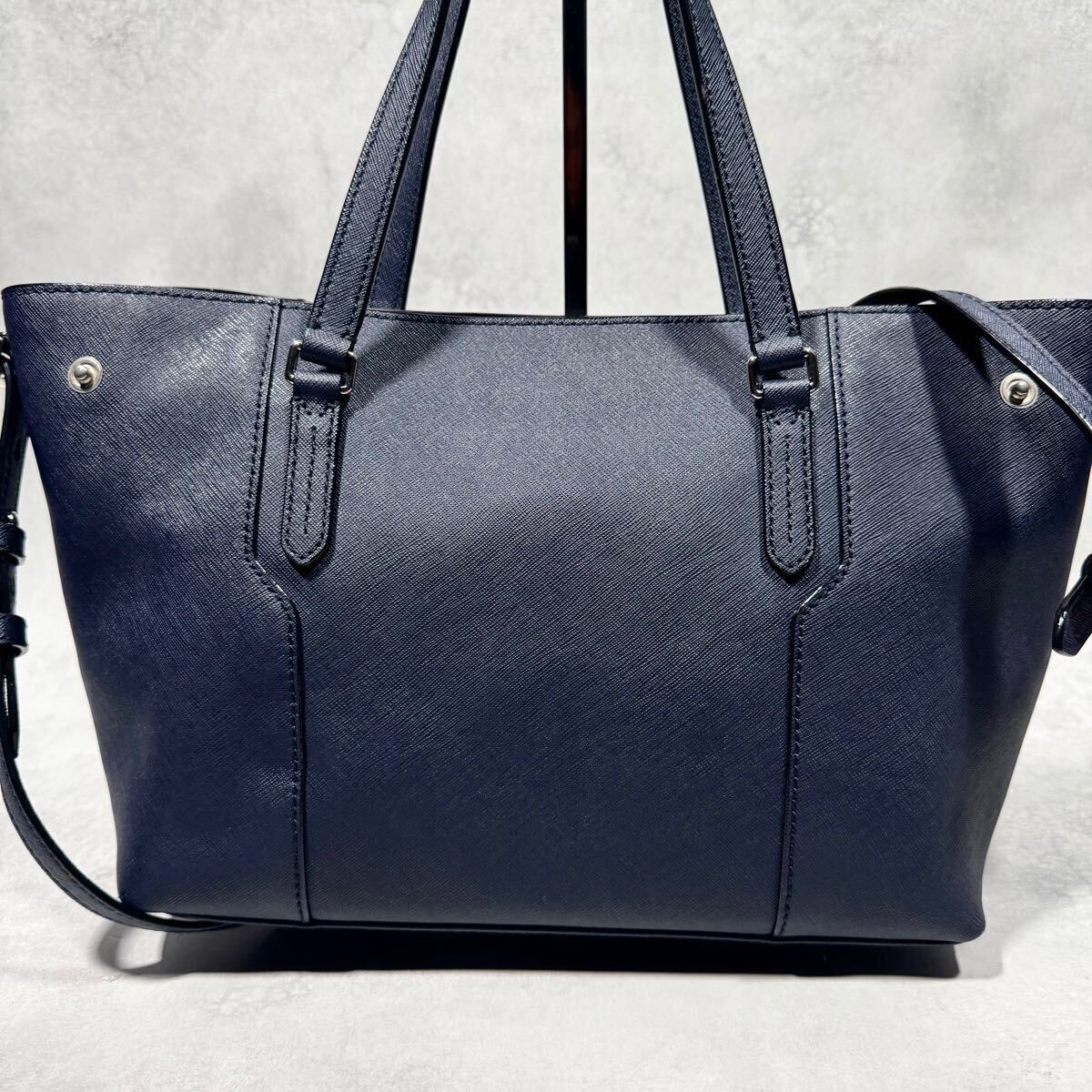 Yahoo!オークション - 未使用級/現行 バリー BALLY A4収納 メンズ トー...