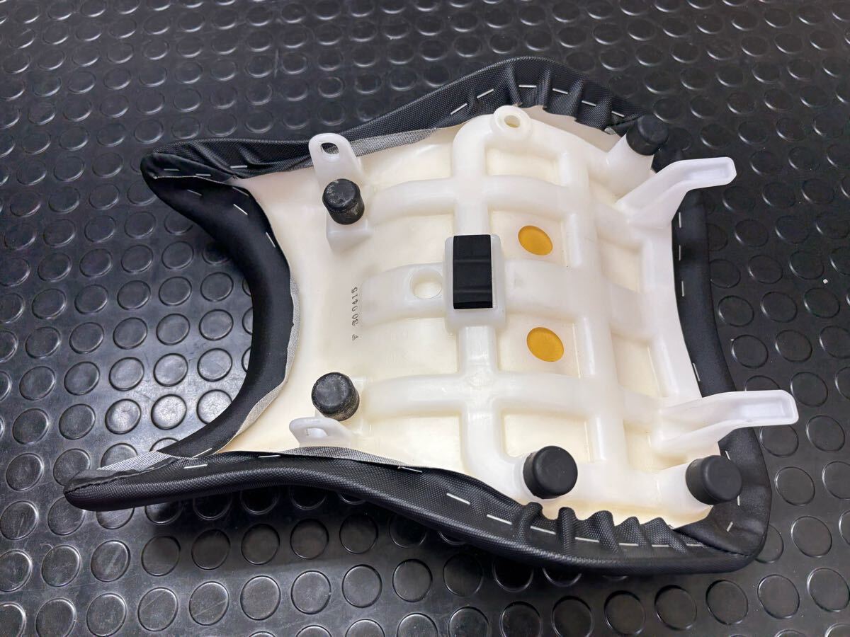 Yahoo!オークション - GSX-S750 ( '17- ) SUZUKI 純正 フロントシート ...