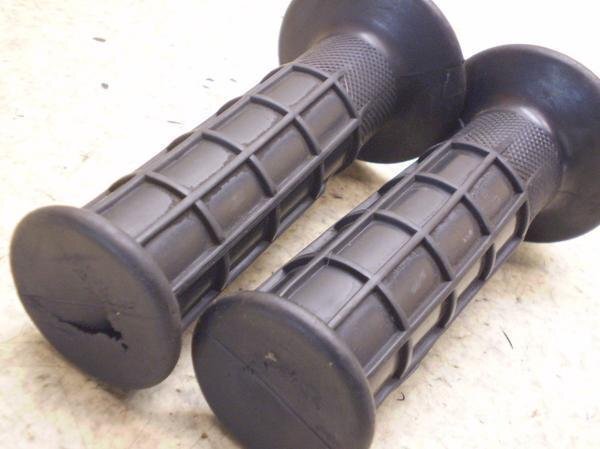 Yahoo!オークション - HM7002 DT50 グリップ左右 17W-4679