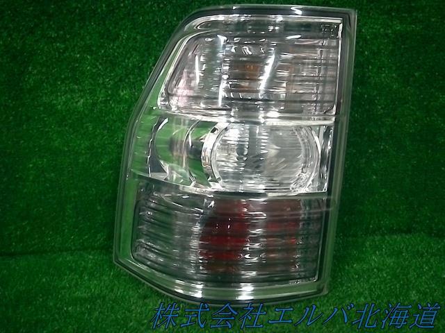 Yahoo!オークション - パジェロ ADC-V98W 左テールランプ 8330A565