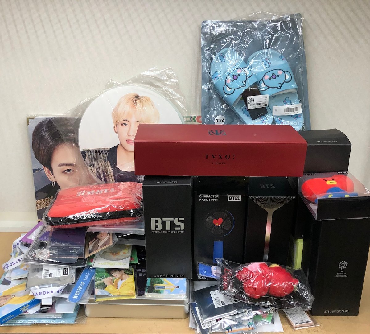 Yahoo!オークション - アイドル グッズ まとめ売り 韓流 BTS WannaOne ...