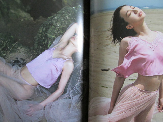 Yahoo!オークション - 【生尻重視 】SDN48 芹那 写真集 Serina.【初版/...