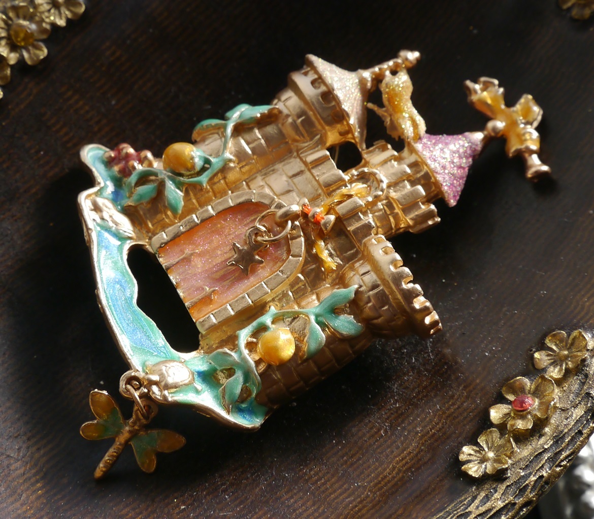 Yahoo!オークション - 新品アンティーク調メルヘンお城ブローチ クラシ...