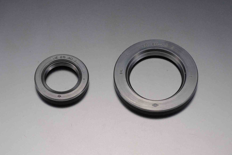 Yahoo!オークション - N81-5043 Z1000J/R.GP ホイールハブシールセット