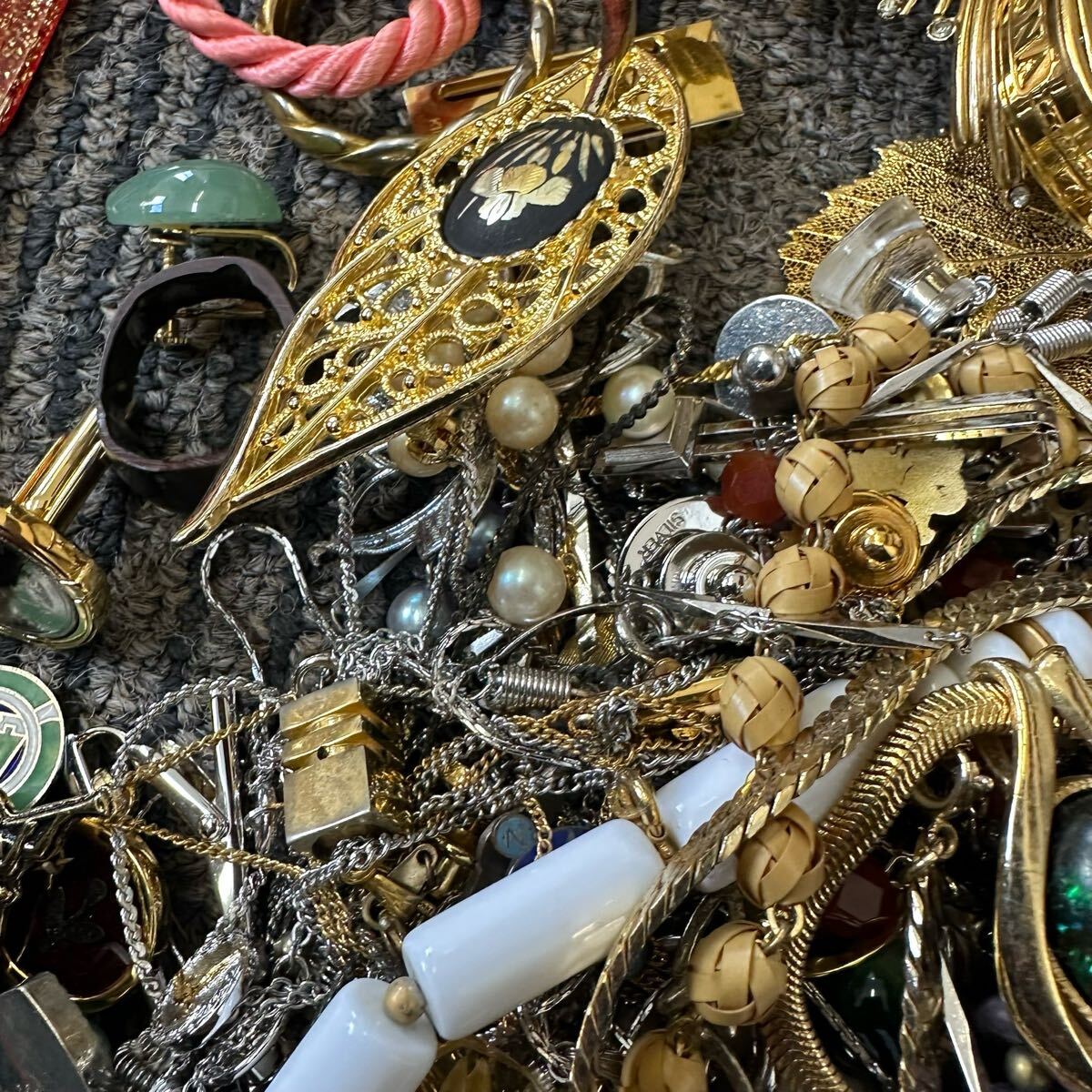 Yahoo!オークション - 【 T0214】 アクセサリー まとめ⑤ 約925g分 イ...