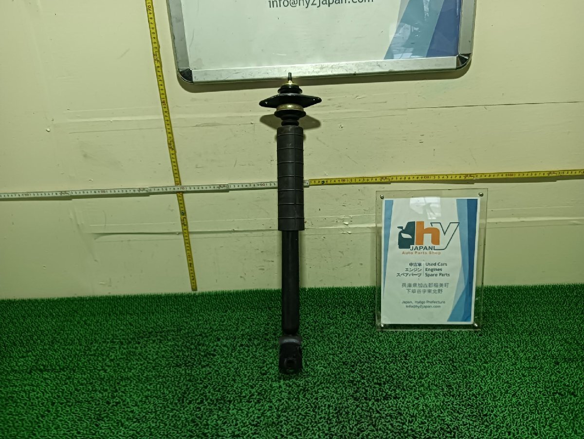 Yahoo!オークション - 日産 右 リアショックアブソーバー スカイライン...