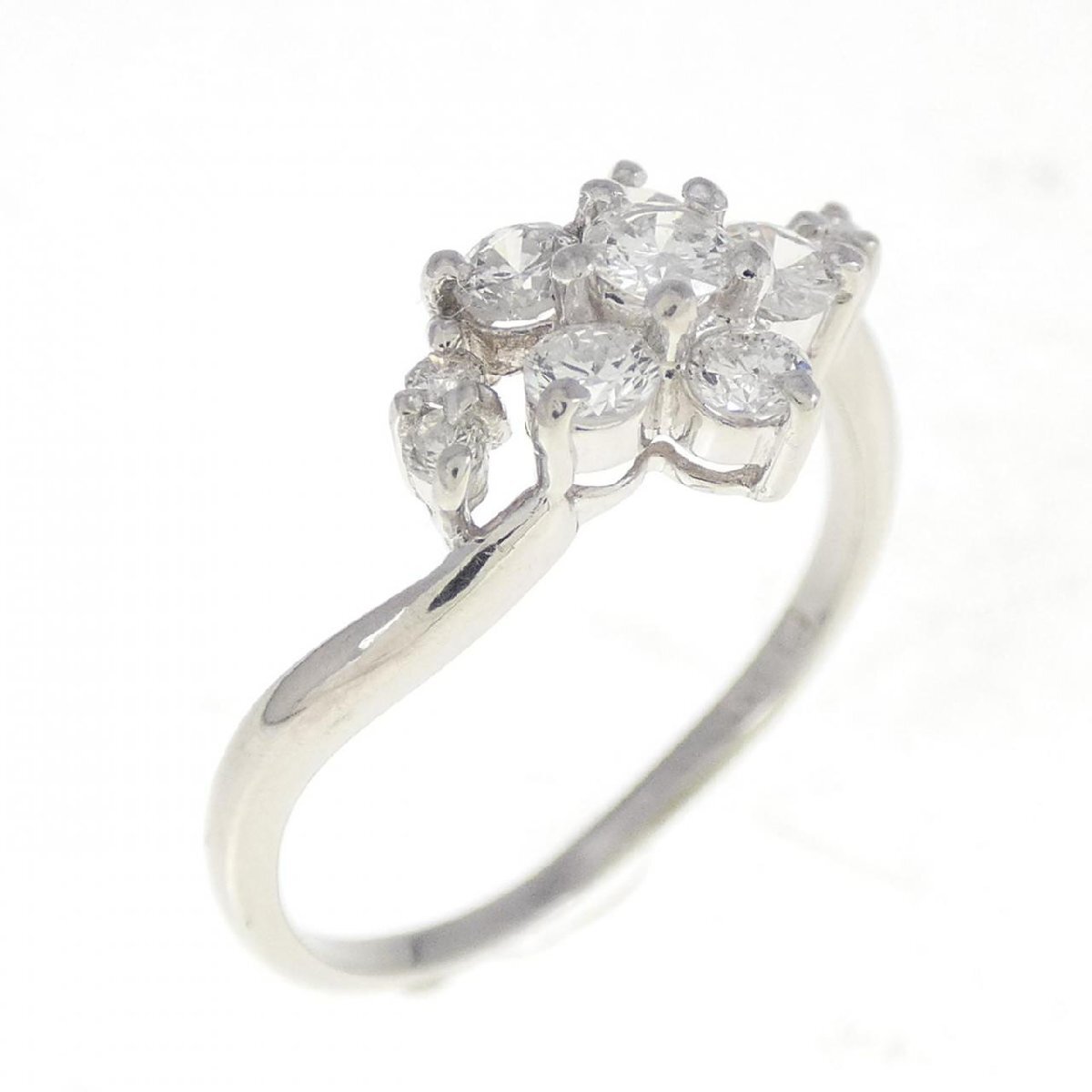 Yahoo!オークション - PT フラワー ダイヤモンド リング 0.32CT