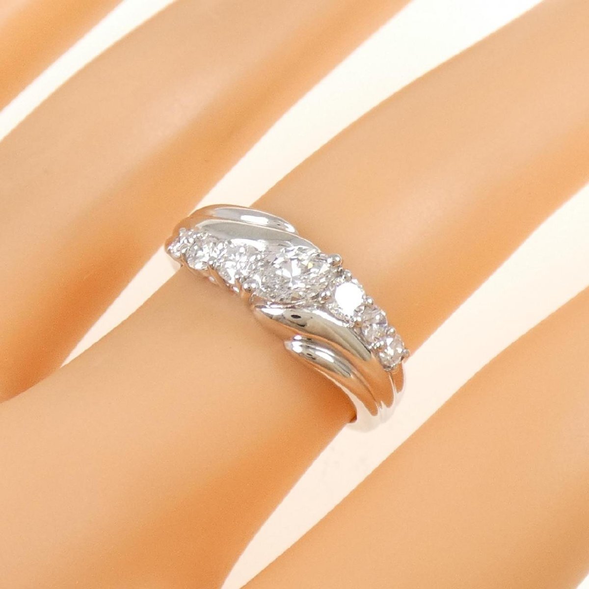 Yahoo!オークション - PT ダイヤモンド リング 0.71CT