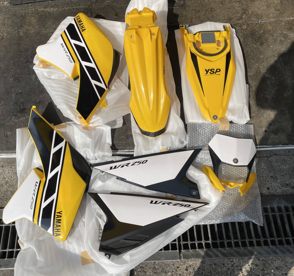WR250X/R YSP限定外装 YSP限定イエローストロボ(セット)｜売買されたオークション情報、yahooの商品情報をアーカイブ公開 - オークファン（aucfan.com）