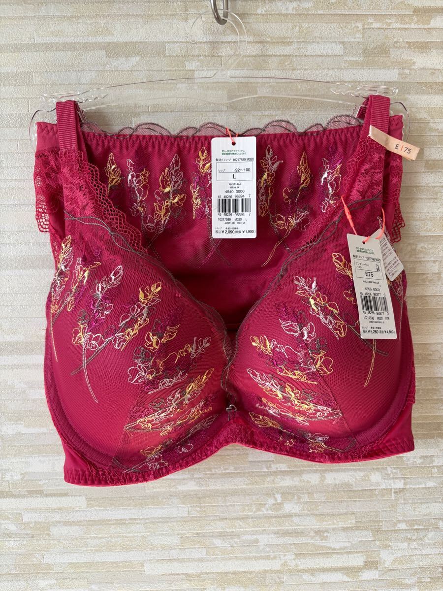 Yahoo!オークション - E75&L」トリンプ 夢みるブラ DeepV 全面花柄 ブ...