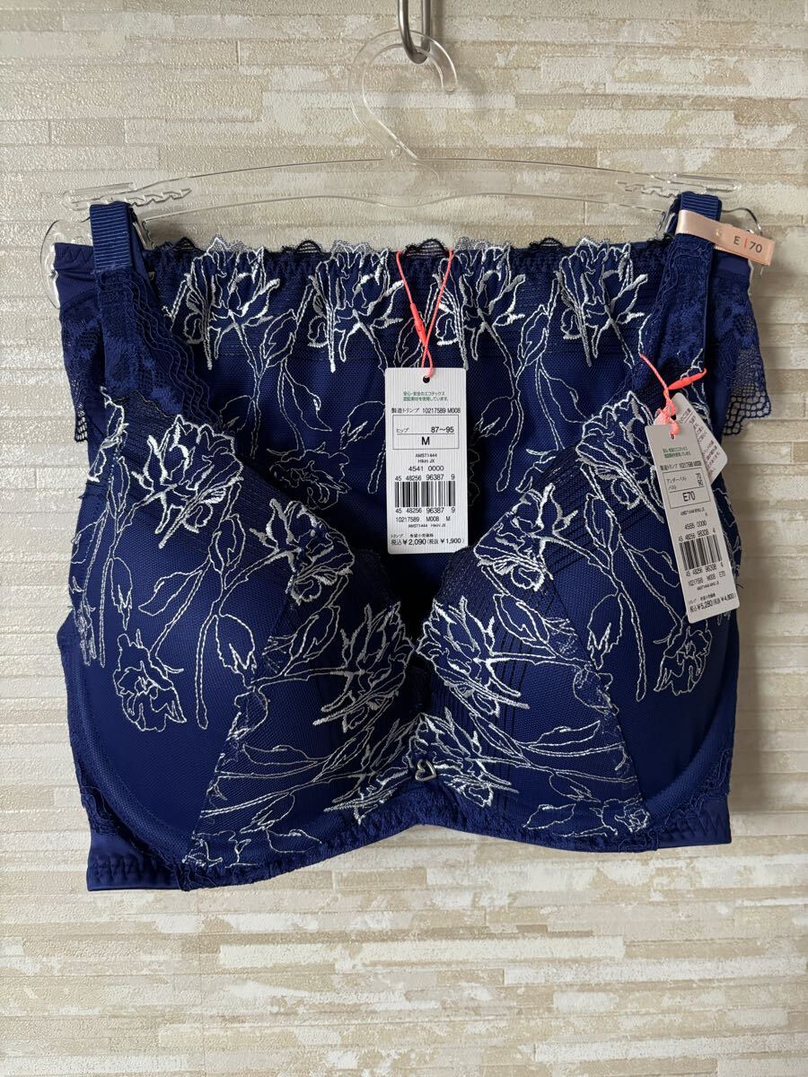 Yahoo!オークション - E70&M」トリンプ 夢みるブラ DeepV 全面花柄 ブ...