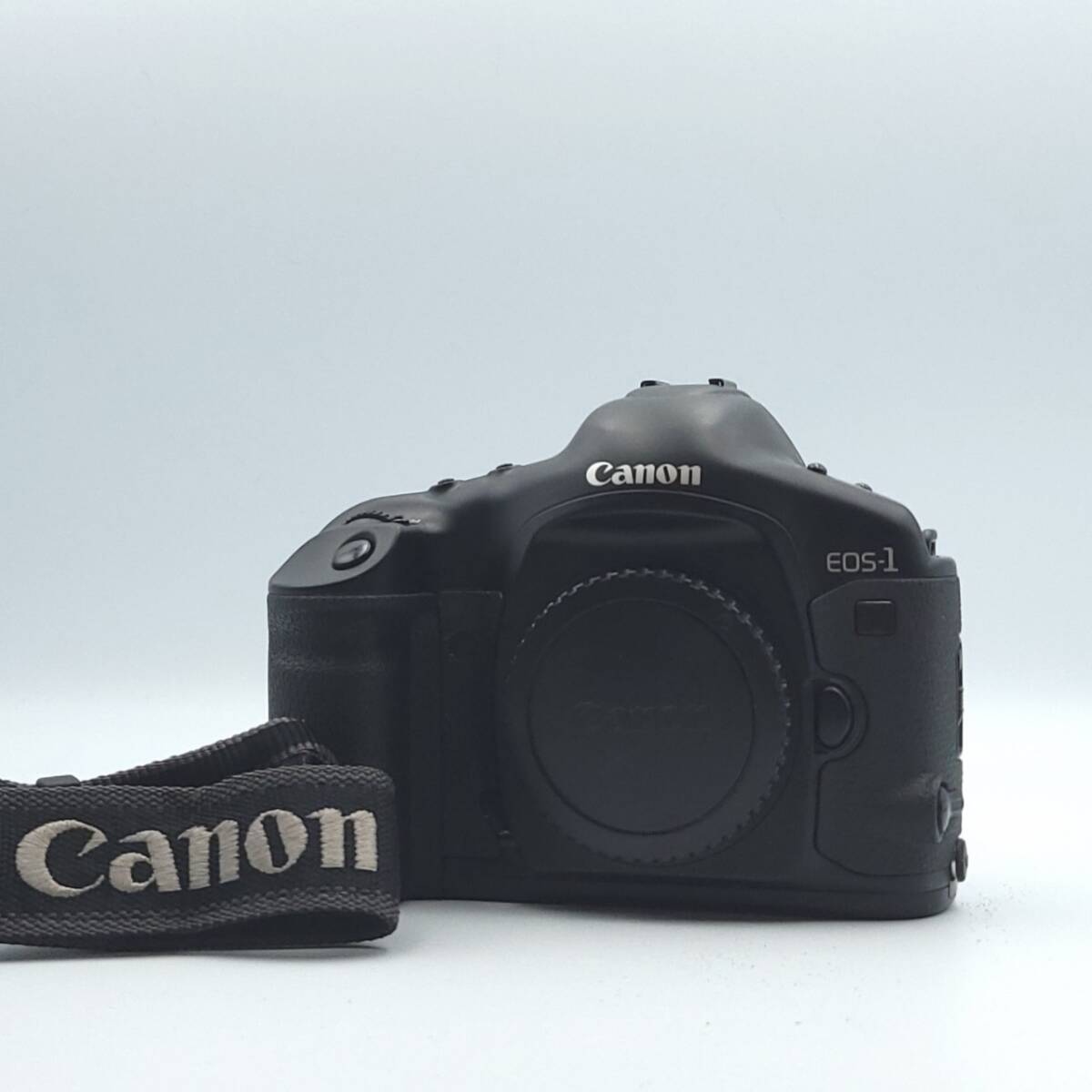 1円スタート Canon EOS 1V キャノン 一眼レフ 62-3(キヤノン)｜売買されたオークション情報、yahooの商品情報をアーカイブ公開 - オークファン（aucfan.com）