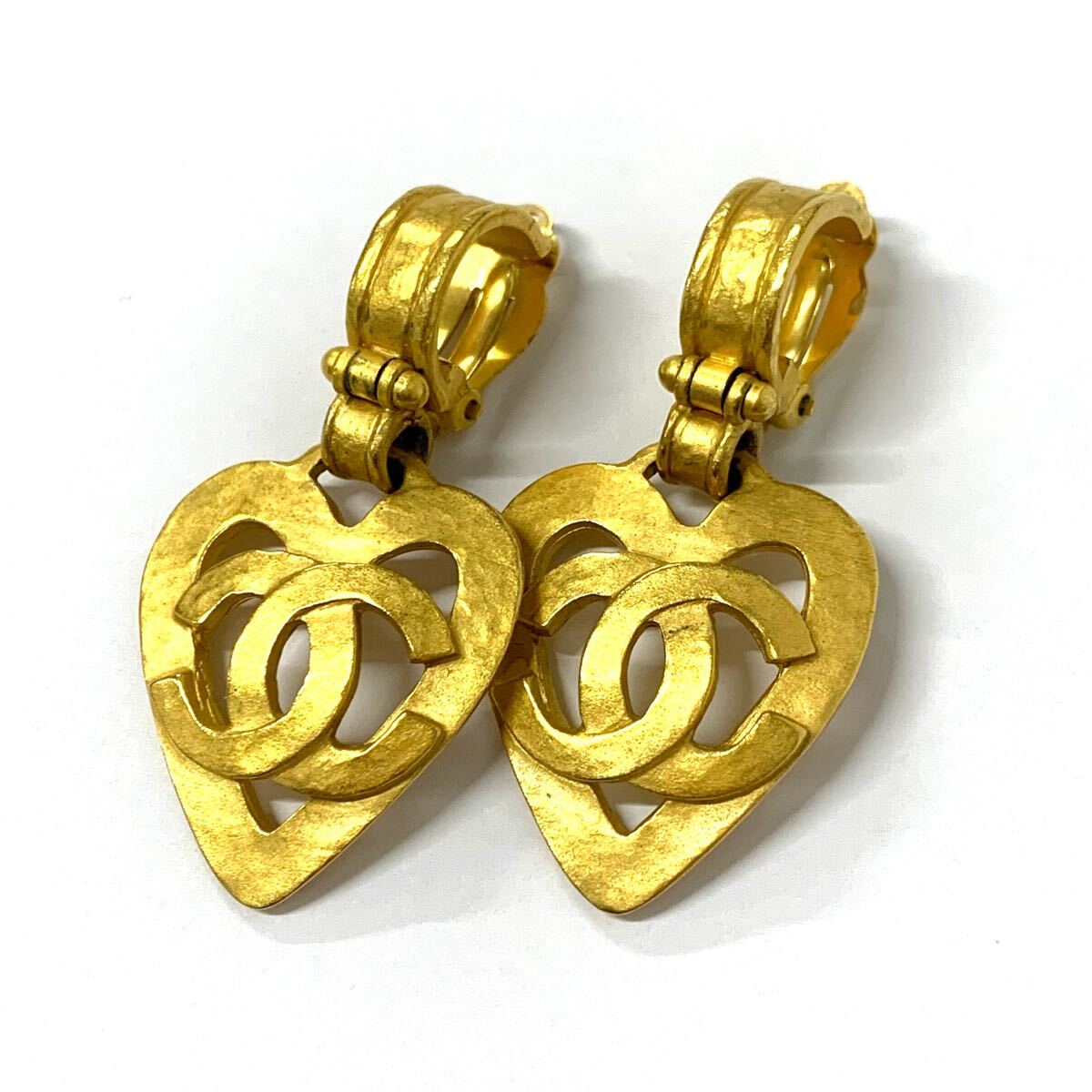 CHANEL シャネル イヤリング ハート ココマーク ロゴ 95P ゴールドカラー ヴィンテージ アクセサリー o4(イヤリング)｜売買されたオークション情報、yahooの商品情報を ...