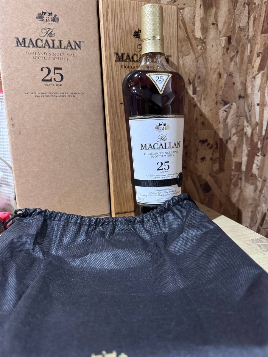 Yahoo!オークション - #1【木箱付未開栓】ザ・マッカラン 25年 43度 70...
