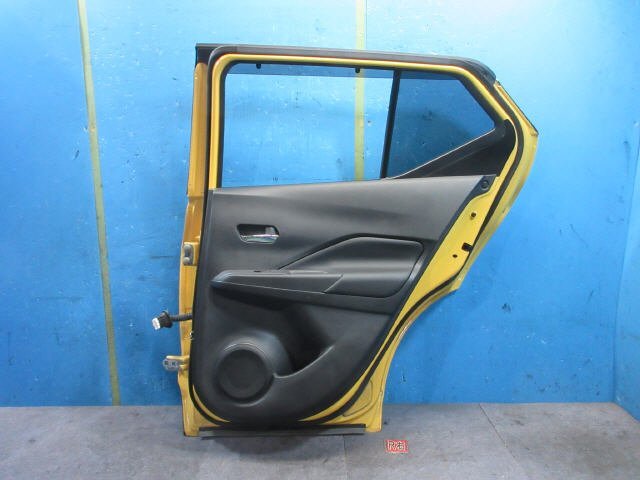 Yahoo!オークション - 7kurudepa キックス 6AA-P15 リア 右 ドア H210M...