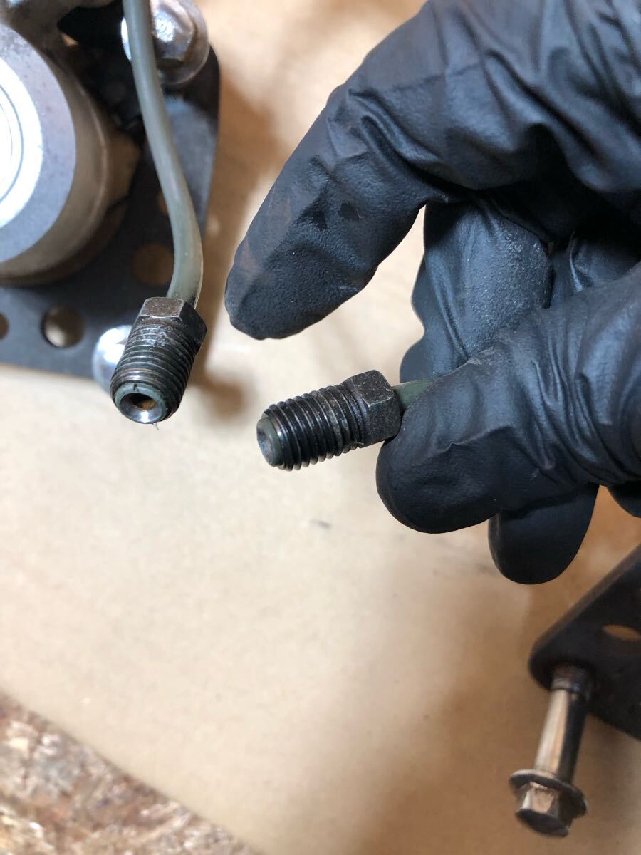 Yahoo!オークション - E05# 45 GPZ1000RX フロントブレーキ キャリパー...