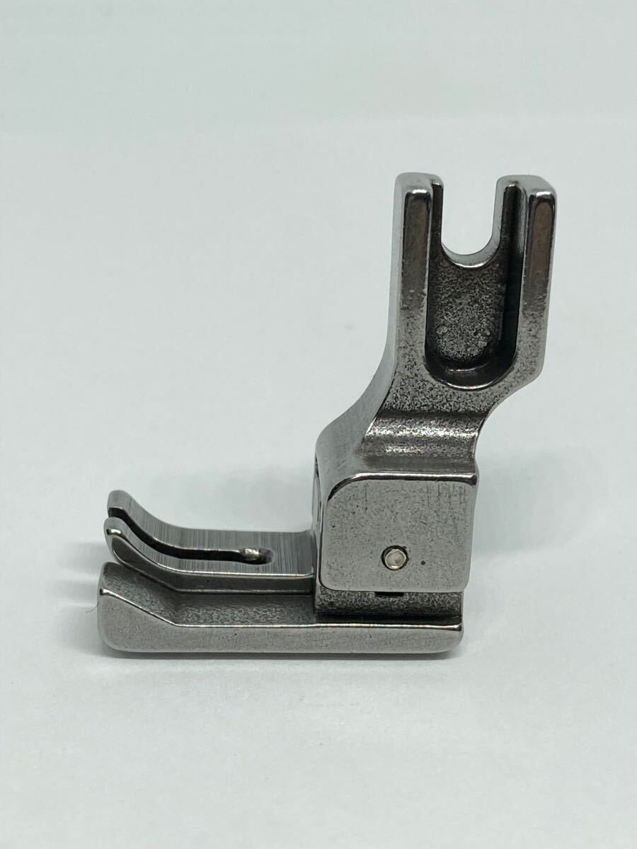 Yahoo!オークション - 工業用ミシン 右段付き押え金CR30 新品・即決