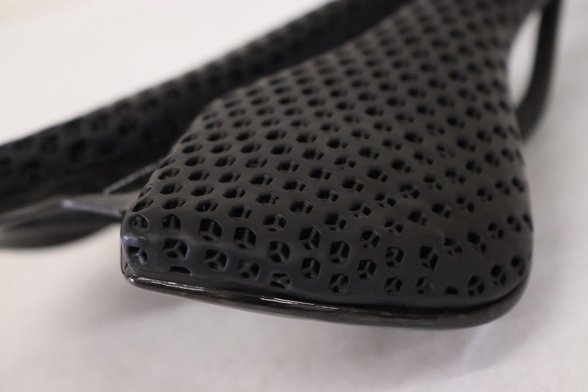 Yahoo!オークション - RYET PREMIUM 3D サドル カーボンレール 超美品