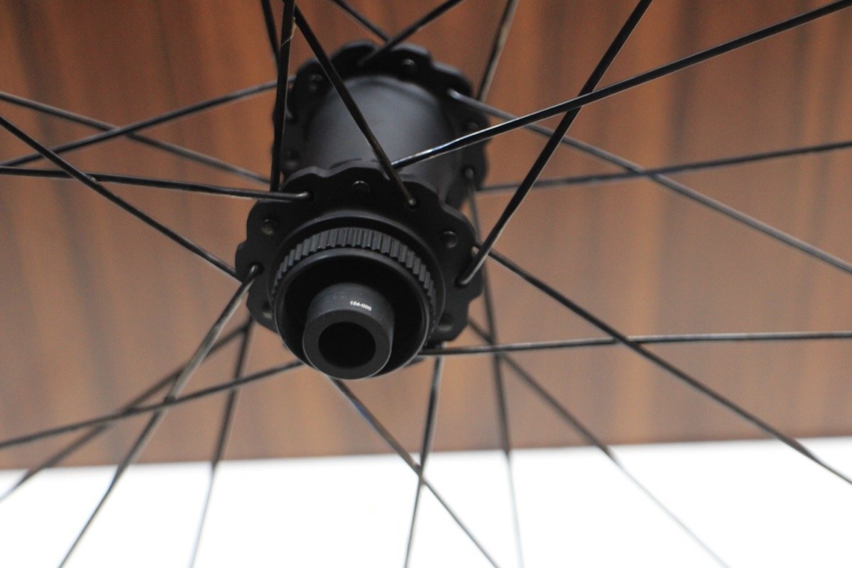 日本代購代標第一品牌【樂淘letao】－ ZIPP ジップ_353_NSW DISC hookless チューブレス カーボンホイール フロントのみ 美品