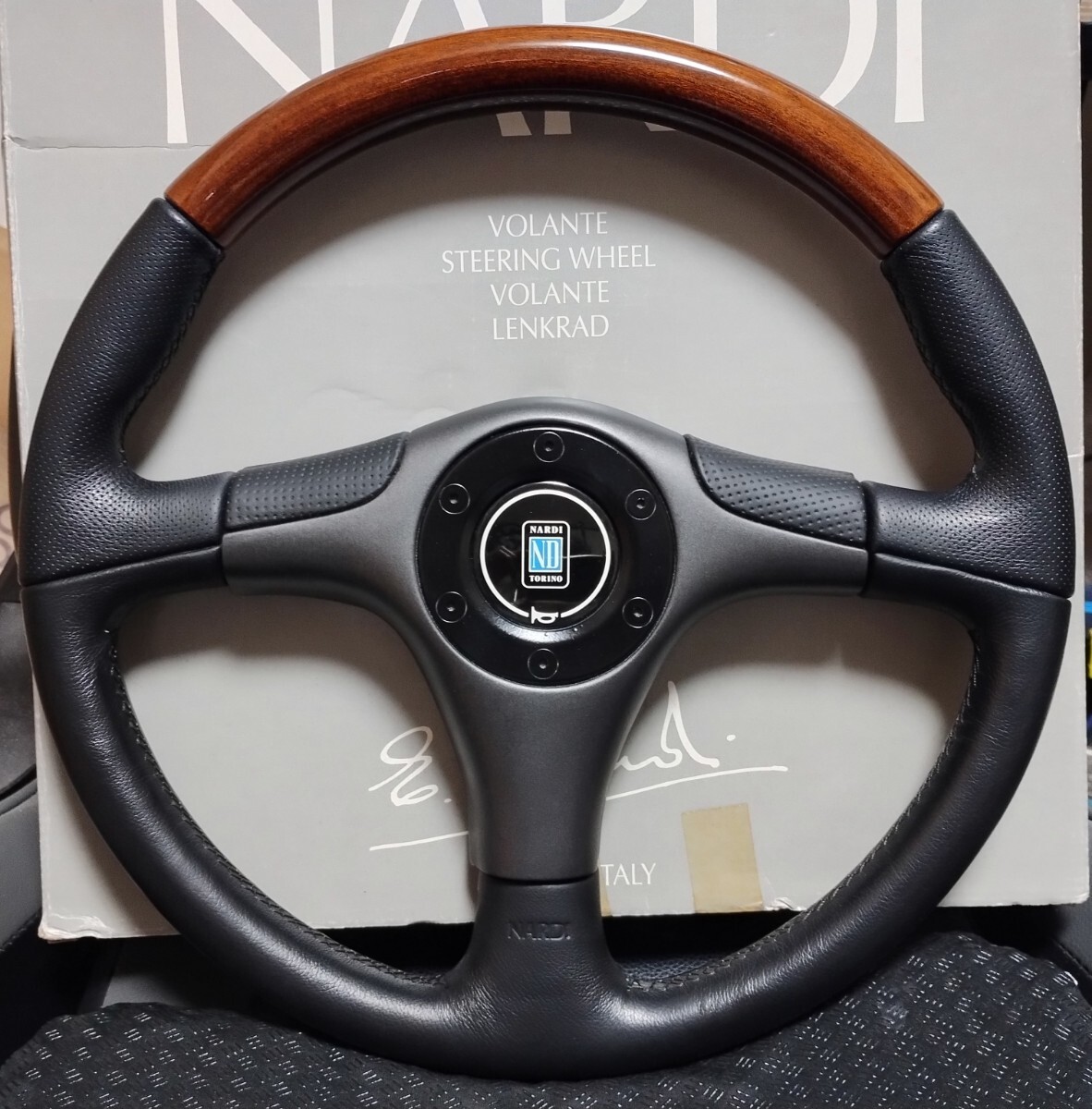 Yahoo!オークション - 即決 超美品 正規品 NARDI ナルディ Z5 φ36 ウ...