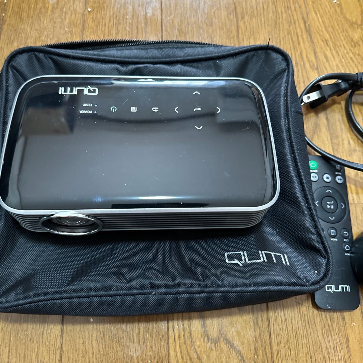 Yahoo!オークション - QUMI Q6-BK （DLP方式 800lm WXGA） ブラック LE...