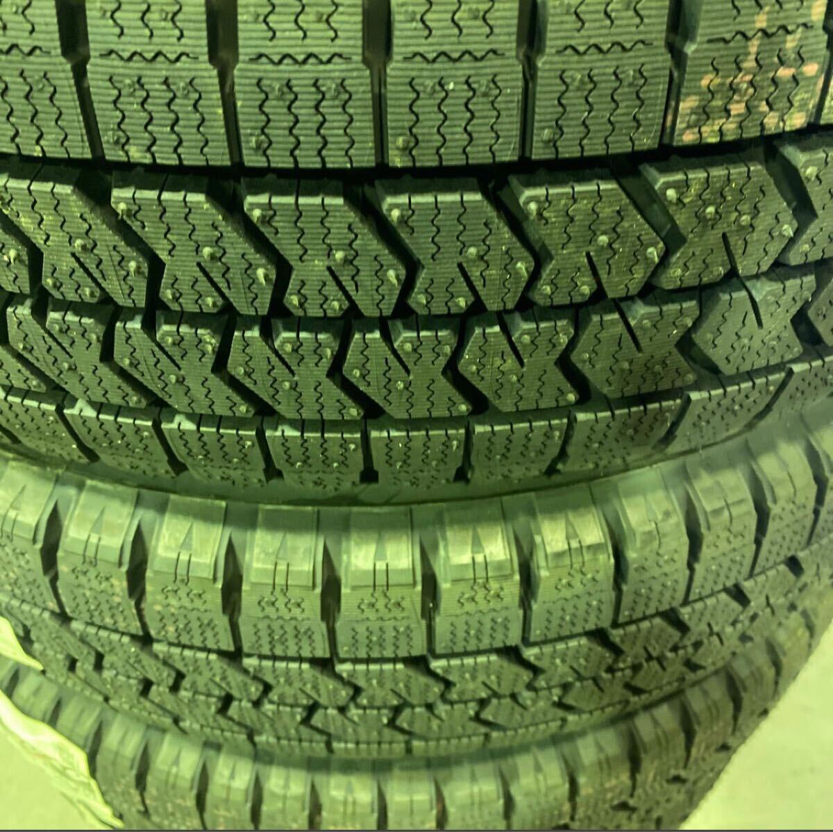 Yahoo!オークション - ブリヂストン BLIZZAK W989 195/75R15 109/107N ...