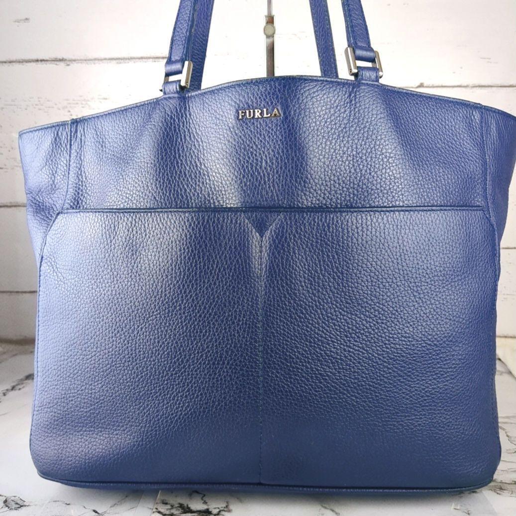 Yahoo!オークション - 【美品】フルラ FURLA A4収納 シボ革 トートバッ...