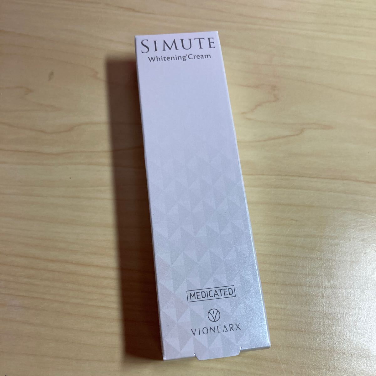 シミュート 薬用美白クリーム 30g 薬用ピュアホワイトクリームPRO SIMUTE MEDICATED スキンケア コスメ シール付き シミケア(その他)｜売買されたオークション情報 ...