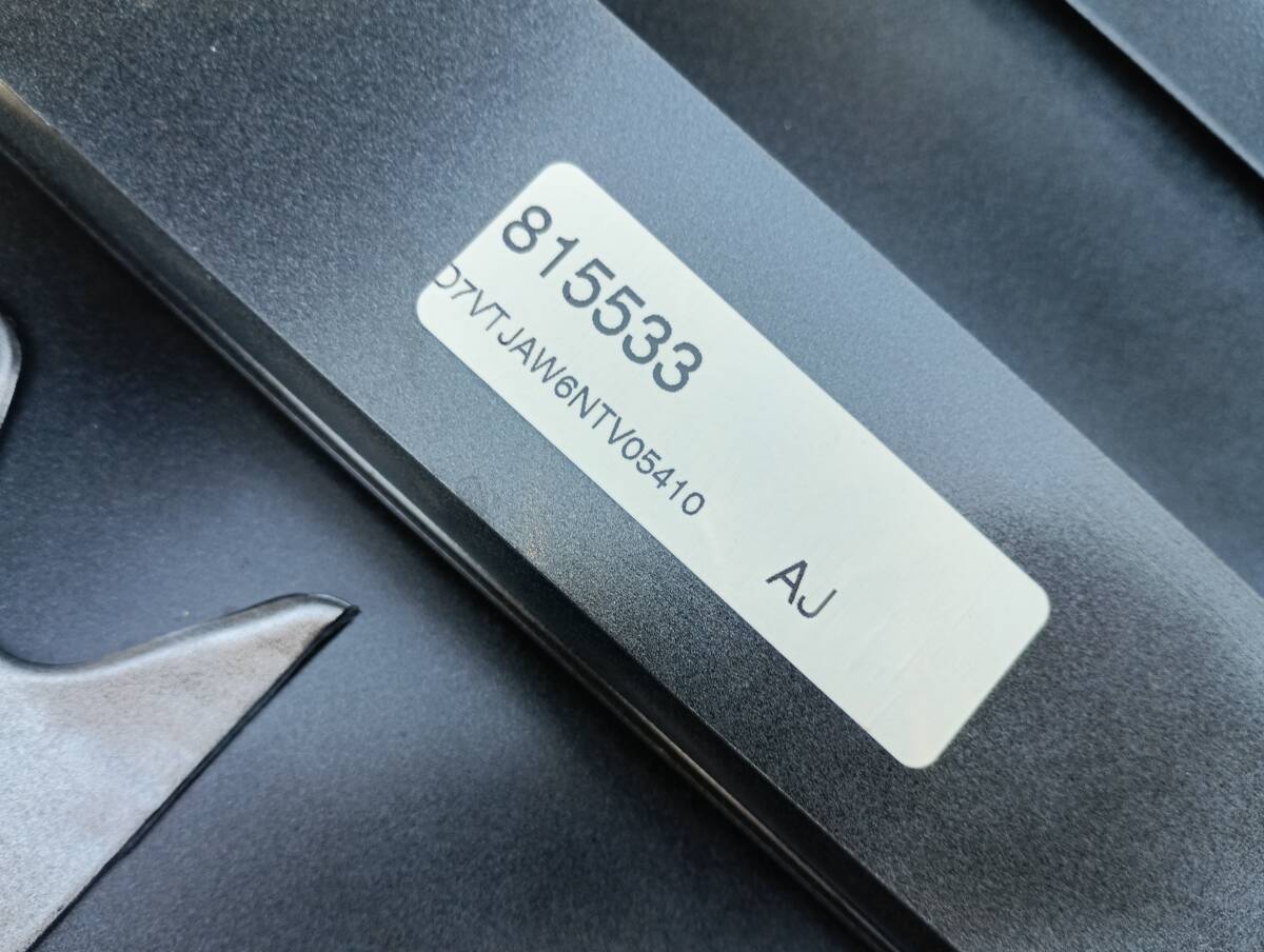 Yahoo!オークション - AstonMatin アストンマーティン DBX 純正 右 リ...