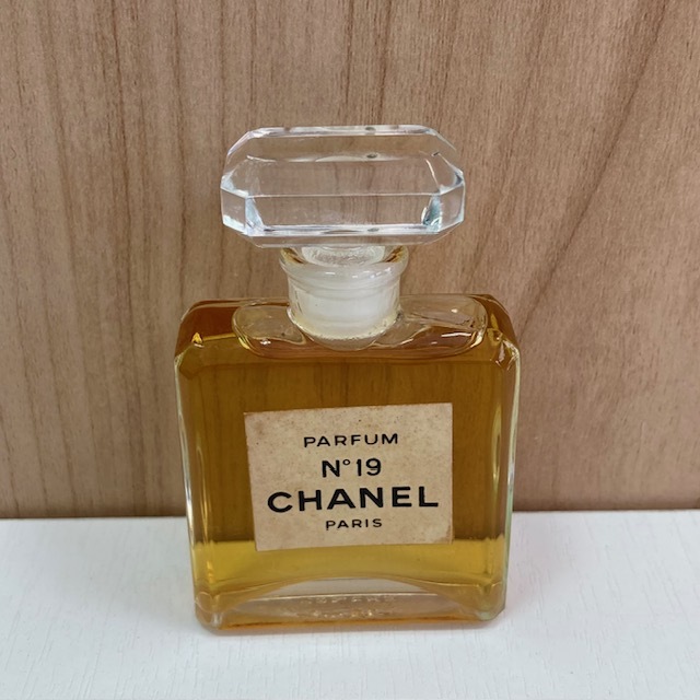 Yahoo!オークション - 【7622】CHANEL NO.19 PARFUM シャネル パルファ...