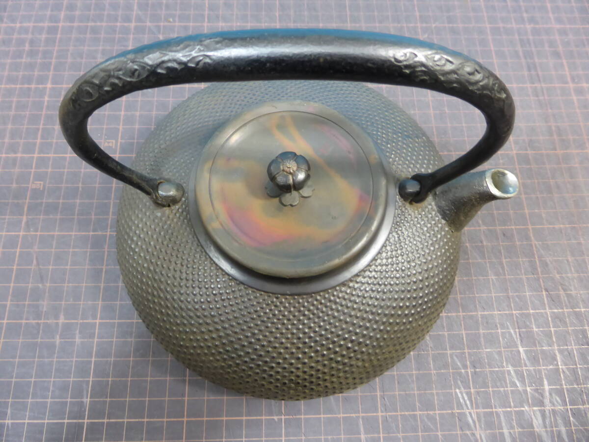 Yahoo!オークション - 807「保寿堂 銅蓋 銀被口」南部鉄瓶 満水950mL ...