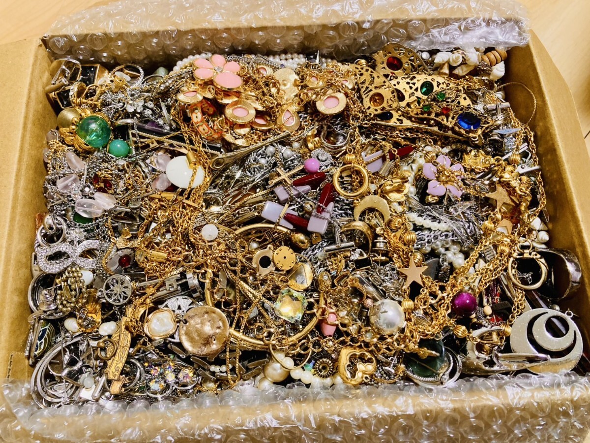 Yahoo!オークション - 【総重量 4.6kg】アクセサリー 大量 K18 刻印含...