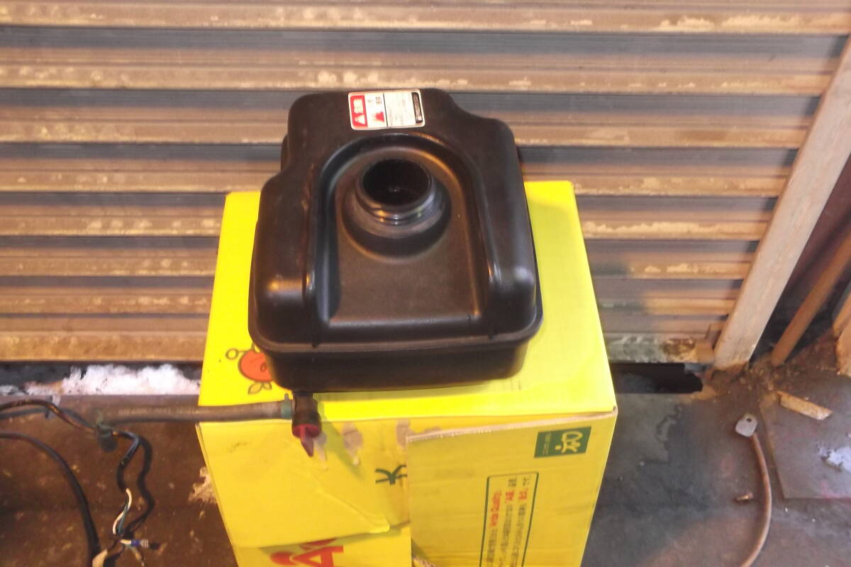 Yahoo!オークション - ヤナセ 8－11G燃料タンク