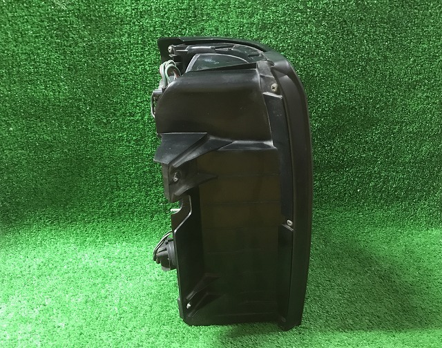 Yahoo!オークション - V25W ミツビシ パジェロ テールランプ テールラ...