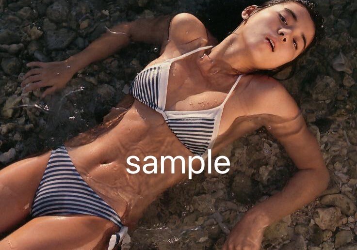 Yahoo!オークション - 石田ゆり子/セクシー/水着/ビキニ/写真/A4サイズ...
