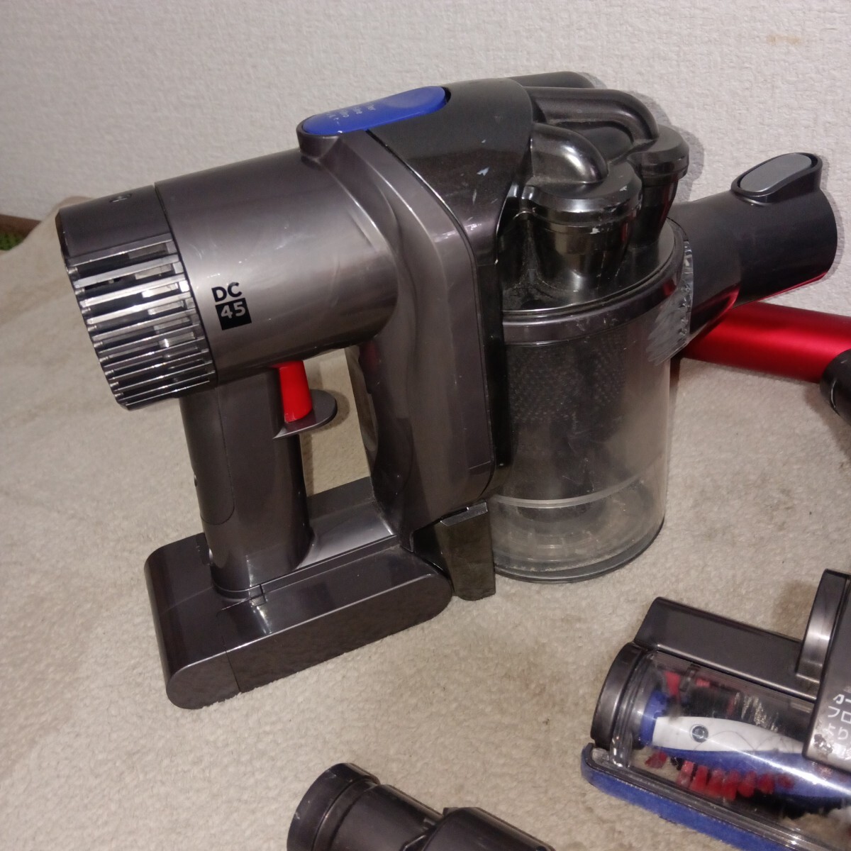 Yahoo!オークション - dyson ダイソン 掃除機 DC45 コードレスクリーナ...