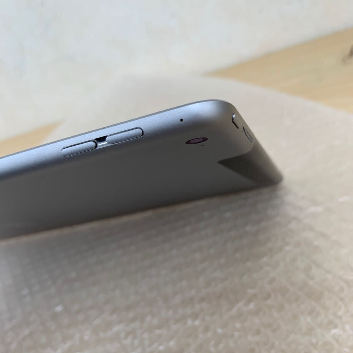 中古品 タブレット 12.9インチ Apple iPad Pro 第1世代 256GB Wi 中古品 タブレット 12.9インチ Apple iPad Pro 第1世代 256GB Wi