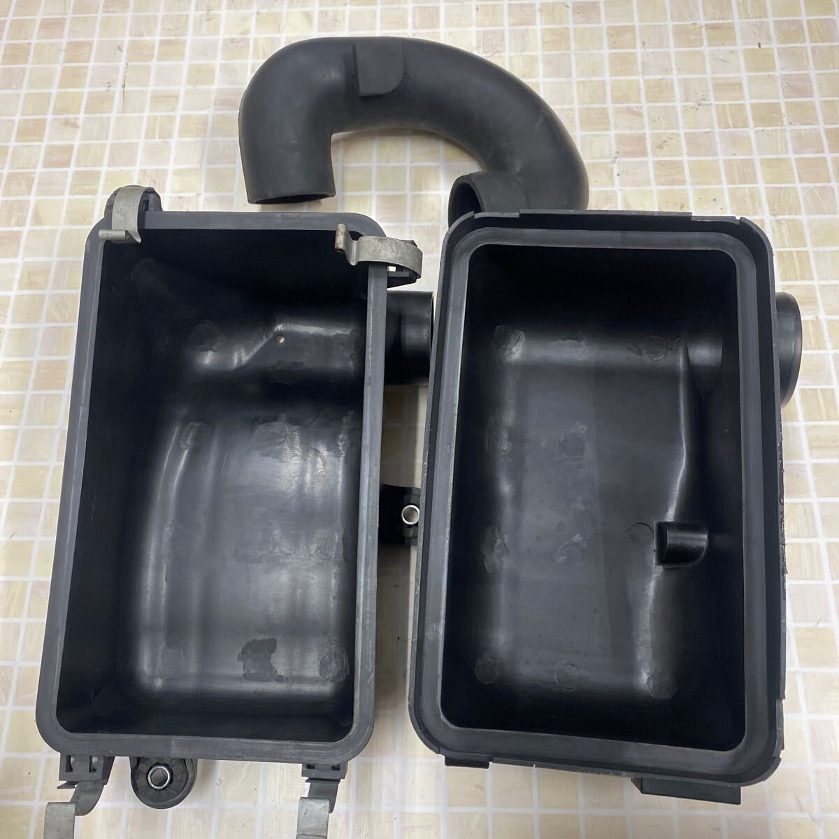 Yahoo!オークション - エアクリーナーボックス ジムニー JB23 4型