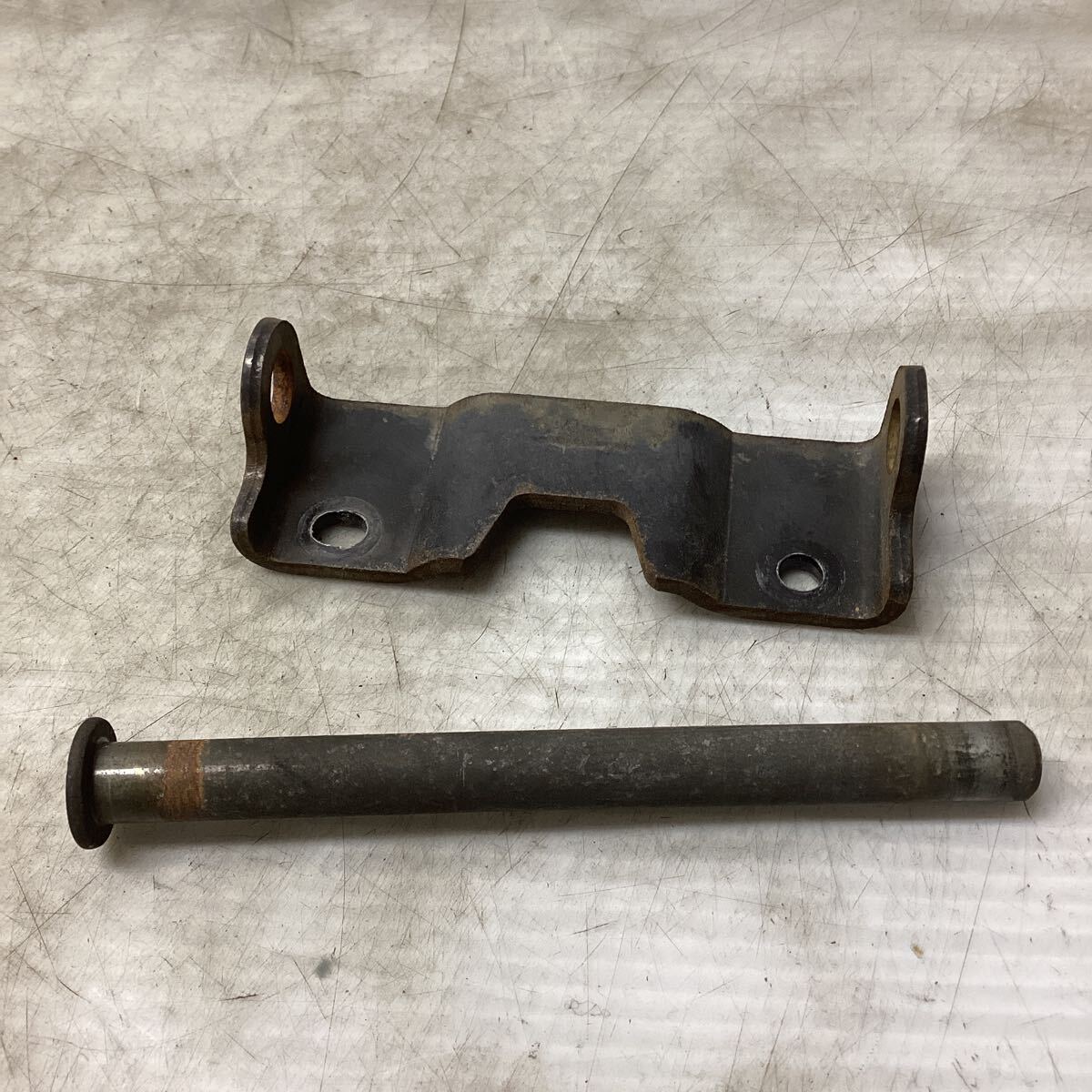 Yahoo!オークション - M28-9 ヤマハ シグナスX SE12J シートヒンジ 純...