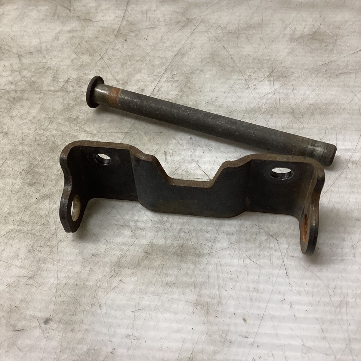 Yahoo!オークション - M28-9 ヤマハ シグナスX SE12J シートヒンジ 純...