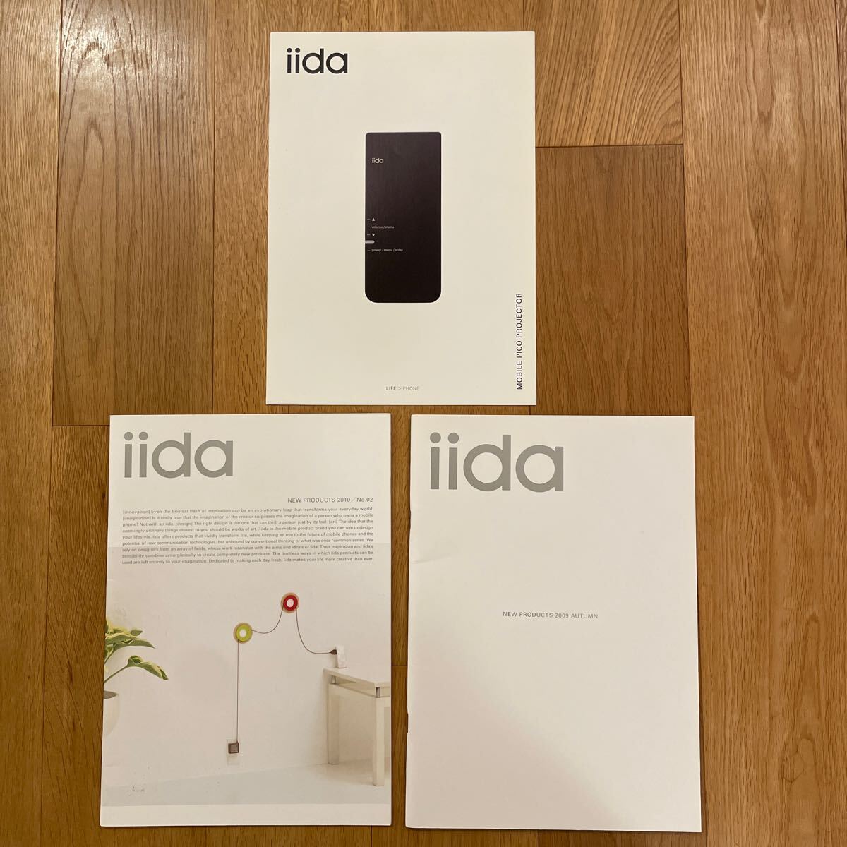 Yahoo!オークション - au iida 2009年 2010年 総合カタログ mobile pi...