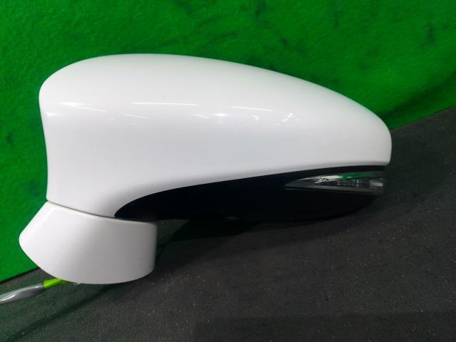 レクサス CT DAA-ZWA10 左サイドミラー 077 87940-76020-A0(ドアミラー)｜売買されたオークション情報、yahooの商品情報をアーカイブ公開 - オークファン ...